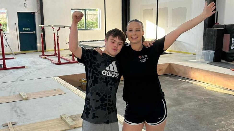 Syndrom Down: 'Fy mab wedi ei atal rhag naid elusennol' - BBC Cymru Fyw