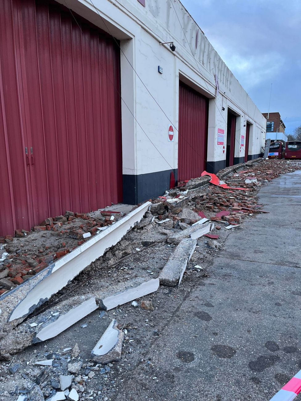East Yorkshire bus damaged after roof collapse at Hull depot - BBC News