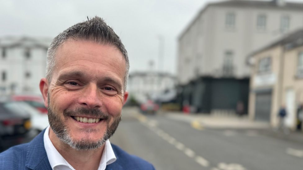 Northern Ireland parties react to general election - BBC News