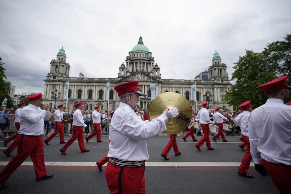 In pictures: Twelfth of July parades - BBC News