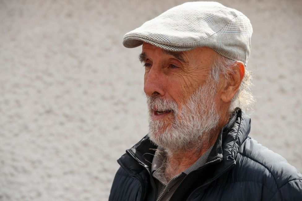 Ex-Spurs stars toast Argentina's big day in Barley pub - BBC News