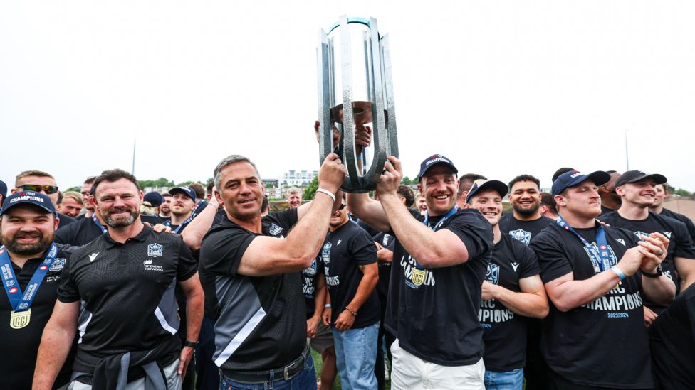 URC trophy paraded at Scotstoun by Glasgow Warriors - BBC Sport