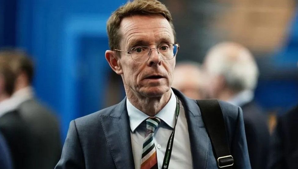 Mayor urges review over Walsall pensioner's conviction - BBC News