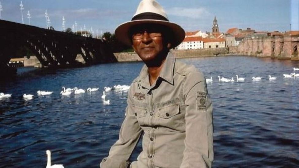 Tributes to 'loving husband and father' murdered in Edinburgh - BBC News