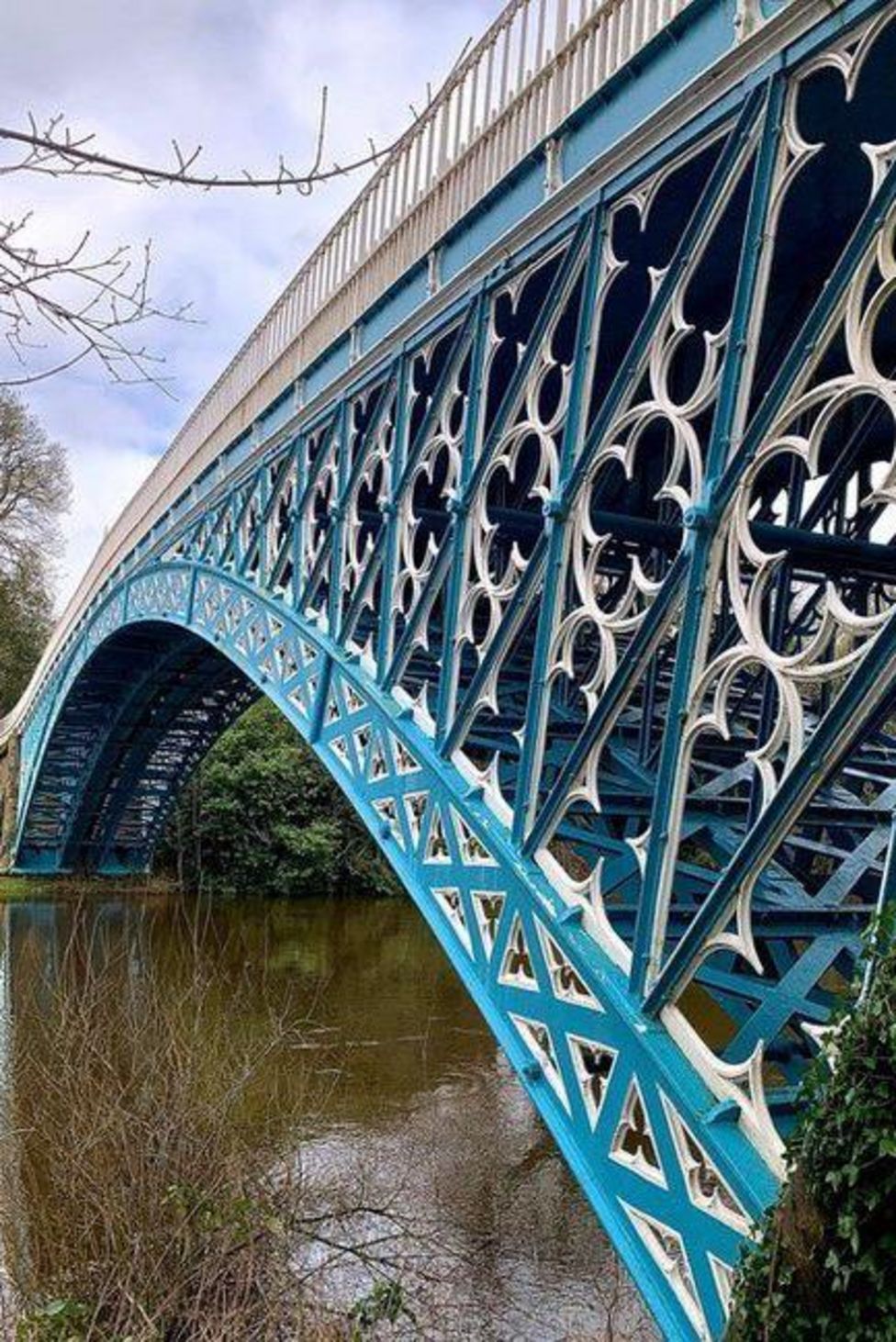 5 cornel o Gymru ar ochr arall y ffin - BBC Cymru Fyw