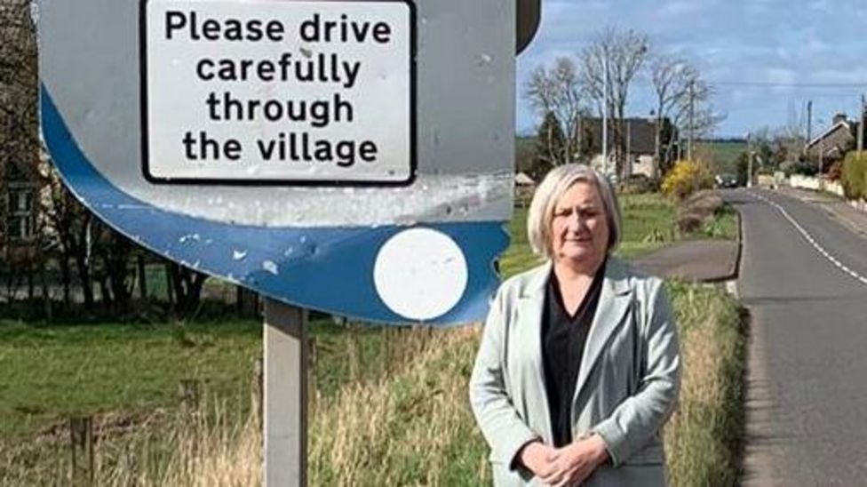 Drumsurn: 100mph cars 'could kill' warn politicians - BBC News