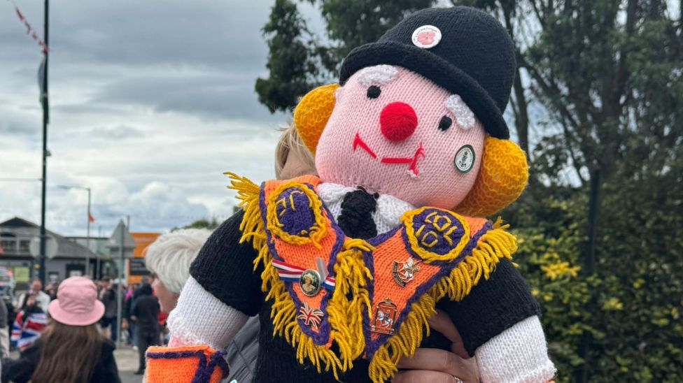 In photos: Twelfth of July celebrations begin across NI - BBC News