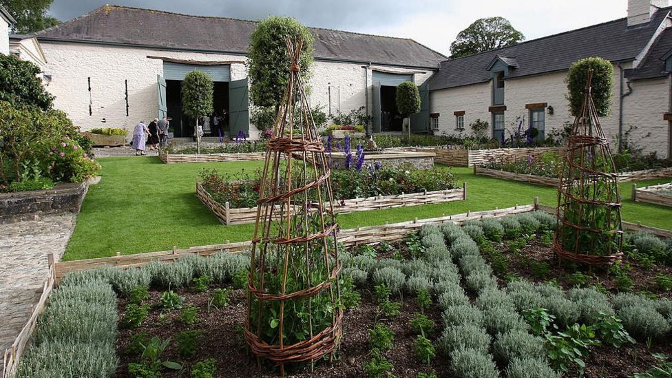 King Charles to give up lease on country estate in Wales - BBC News