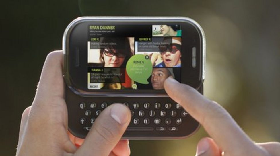 World's first 'smartphone' celebrates 20 years - BBC News