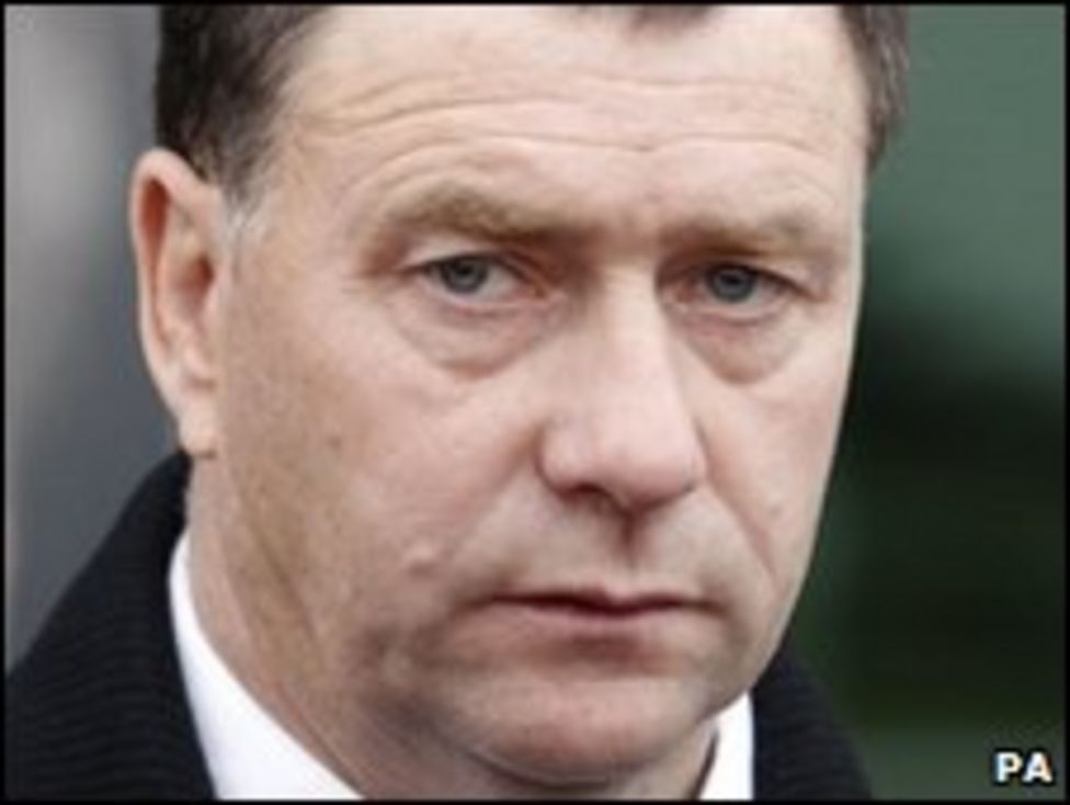 YouTube lorry shunt driver keeps licence - BBC News