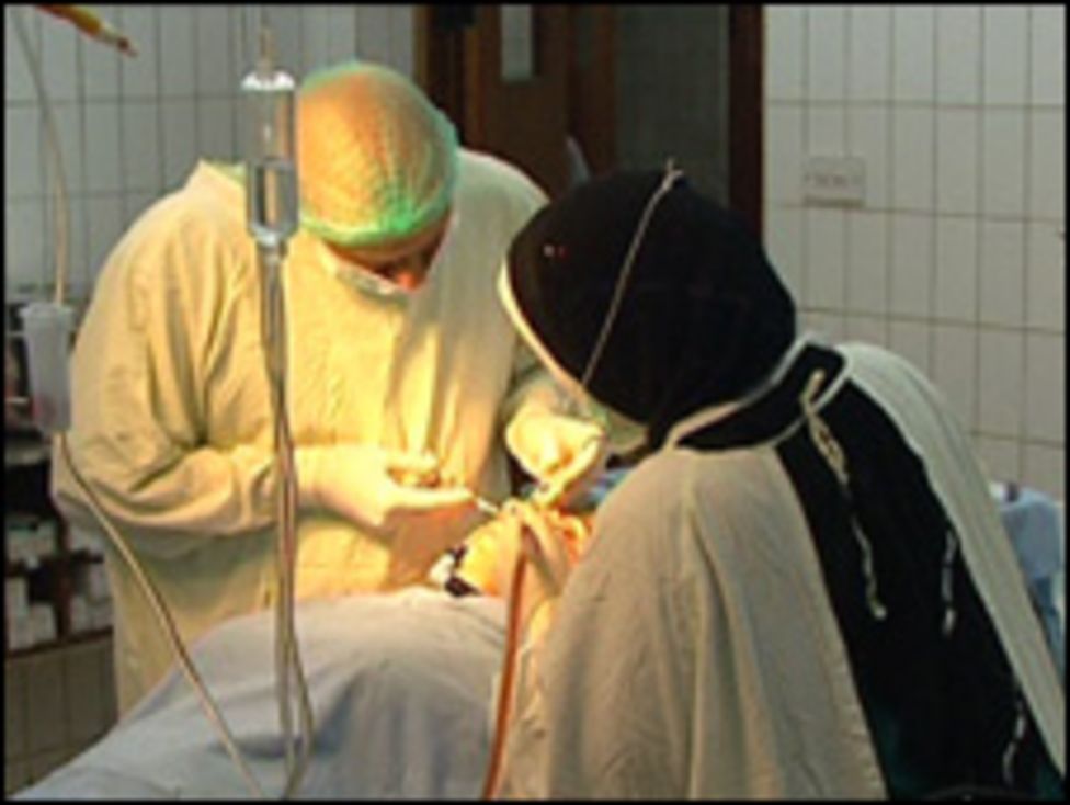 More cosmetic surgery in Iraq after drop in violence - BBC News