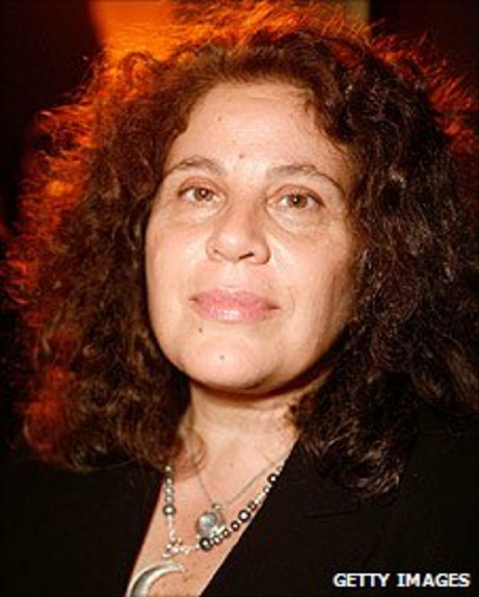 Anne Michaels wins youth Orange prize - BBC News