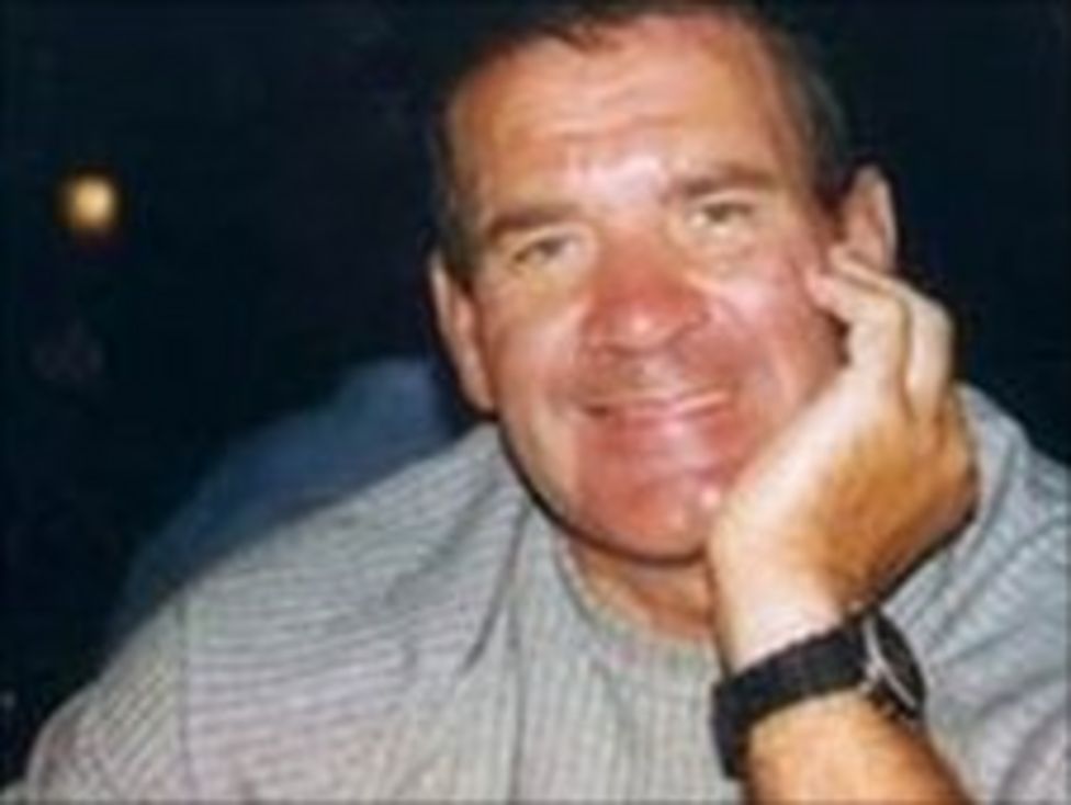 'Essex boys' murderer wins dental pain payout - BBC News