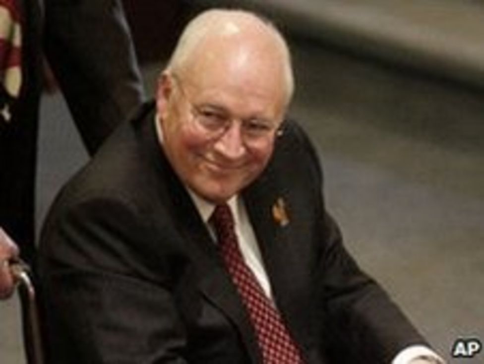 Dick Cheney to stay in hospital over weekend - BBC News