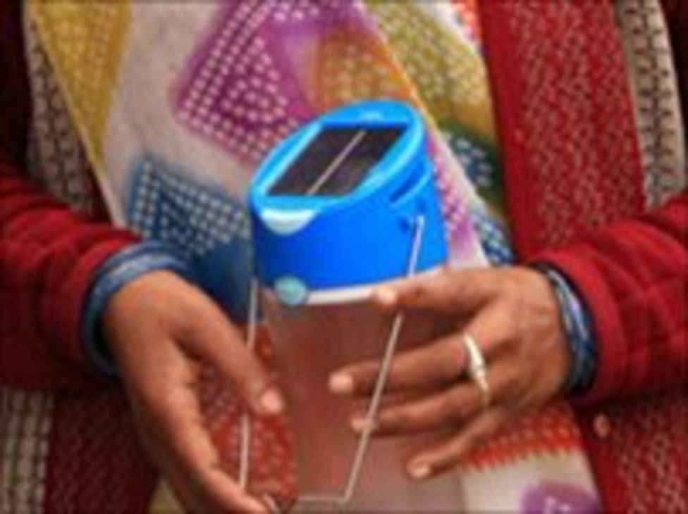 Solar lamp wins award for helping developing countries - BBC News