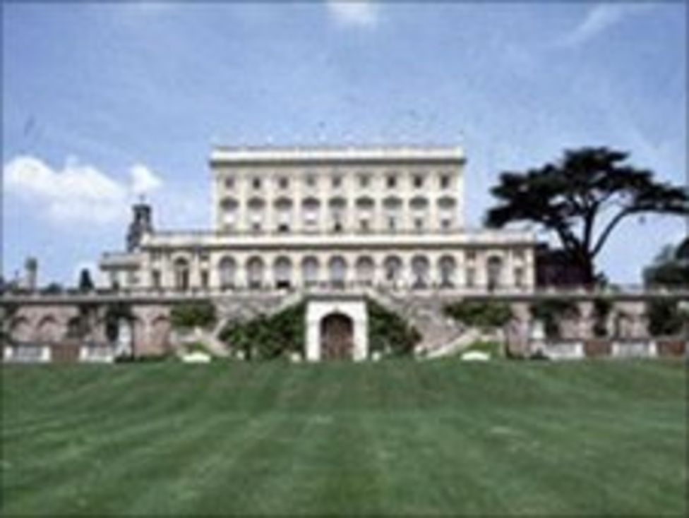 Tour of 'Profumo scandal' house Cliveden - BBC News