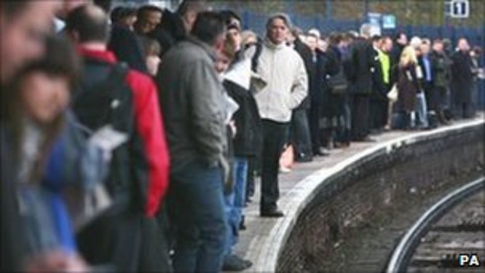 Crimes on public transport in England 'cost £1.5bn' - BBC News