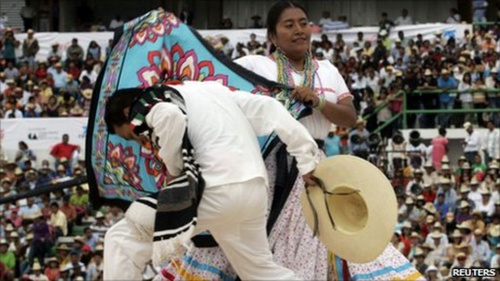 Oaxaca festival in Mexico highlights indigenous pride - BBC News