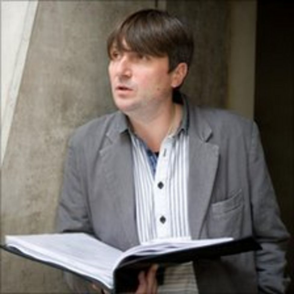 Simon Armitage puts poetry into motion in Yorkshire - BBC News