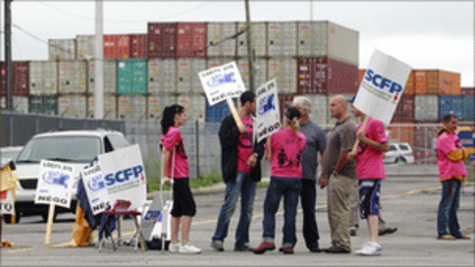 Montreal port labour lockout looks set to end - BBC News