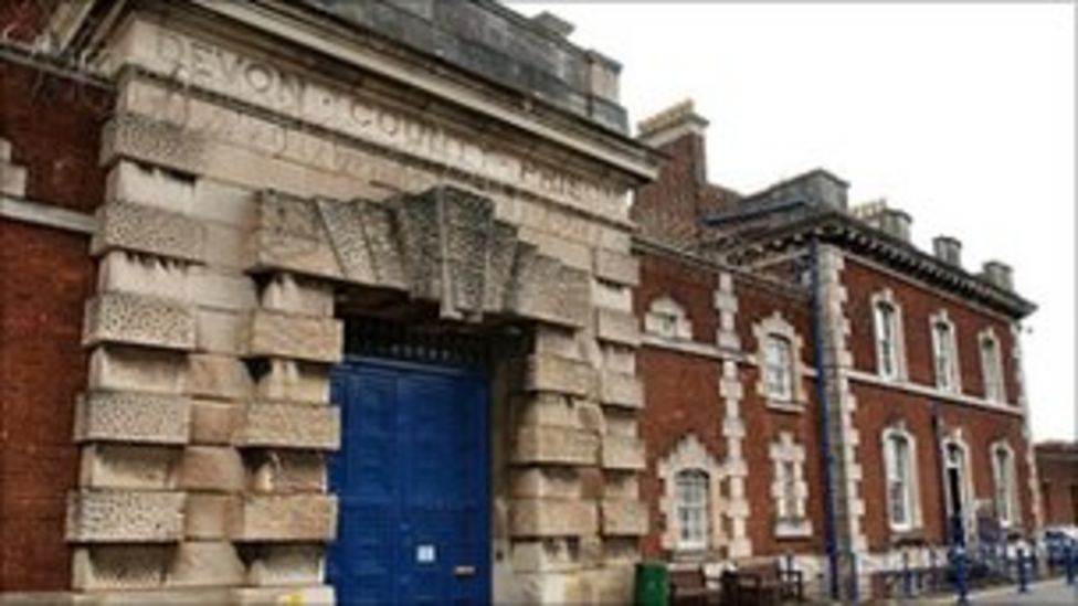 Habitual offender robs hours after Exeter jail release - BBC News