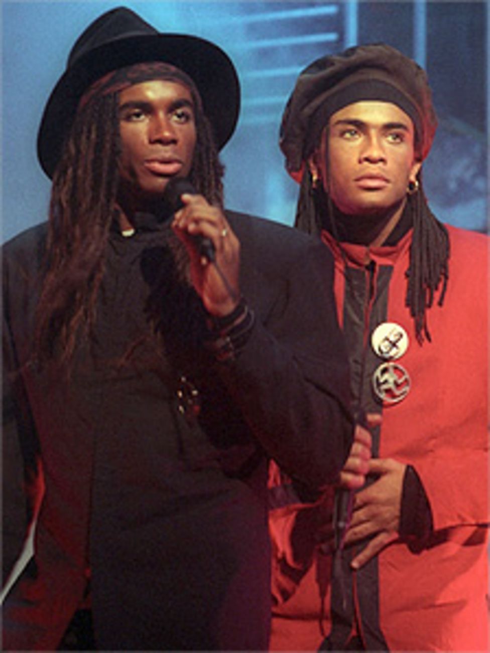 Paying lip service to music's mimed moments - BBC News