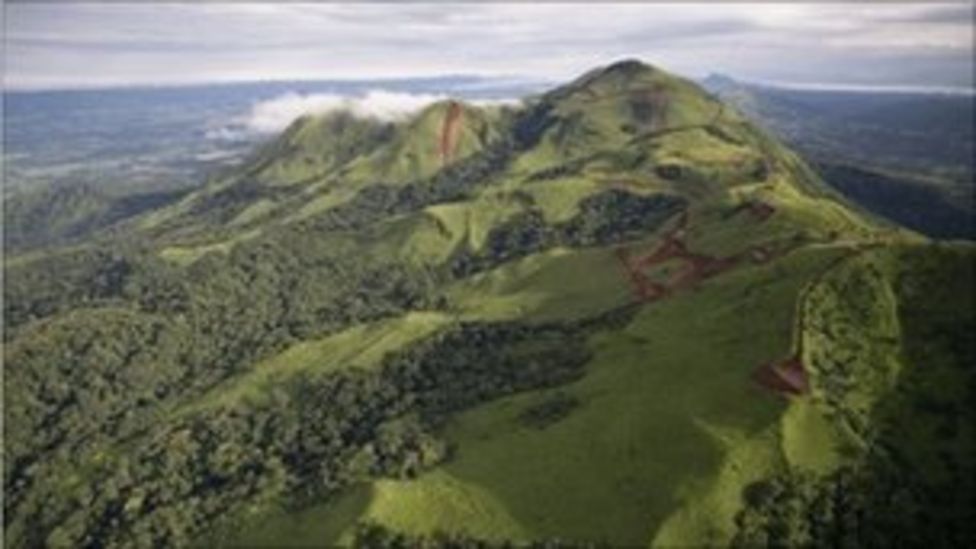 Rio Tinto and Chinalco sign $20bn Guinea iron ore deal - BBC News