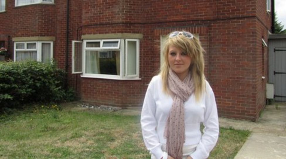 Council house swap database to be launched - BBC News