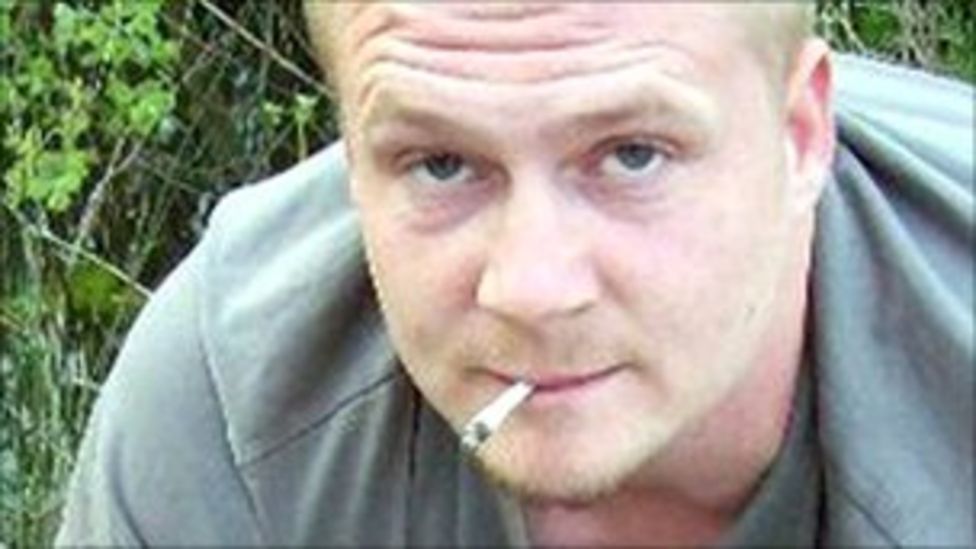 Funeral of Raoul Moat victim Chris Brown is held - BBC News