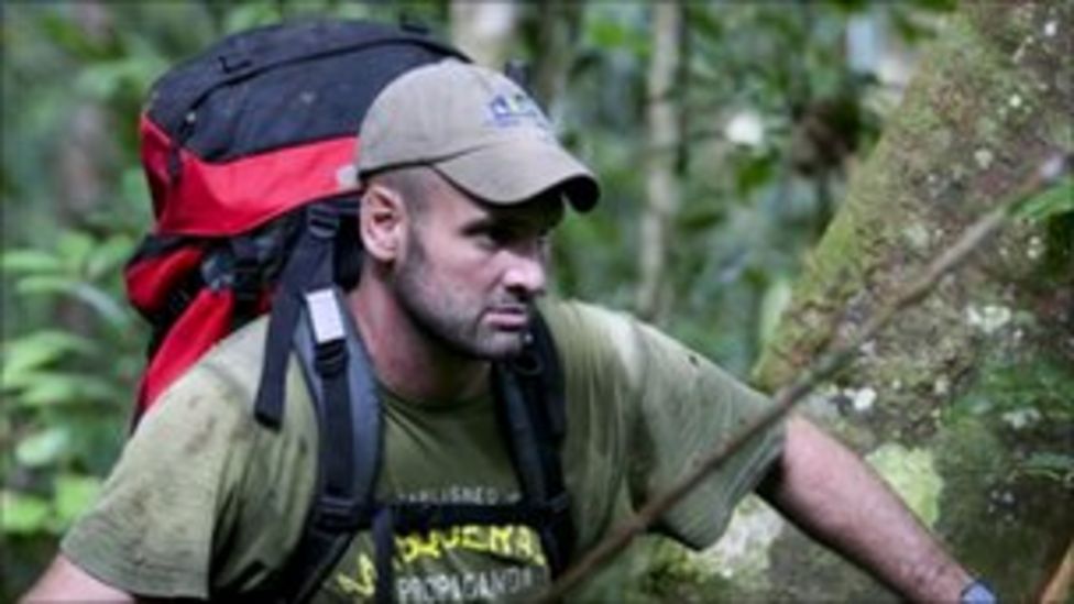 Amazon explorer Ed Stafford given adventurer award - BBC News