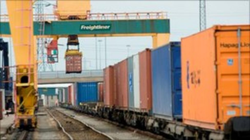 New bridge in Oxford to boost rail freight - BBC News