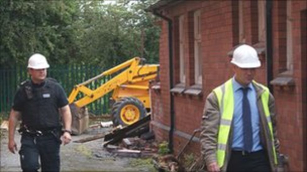 More demolition at listed Wrexham mines rescue station - BBC News