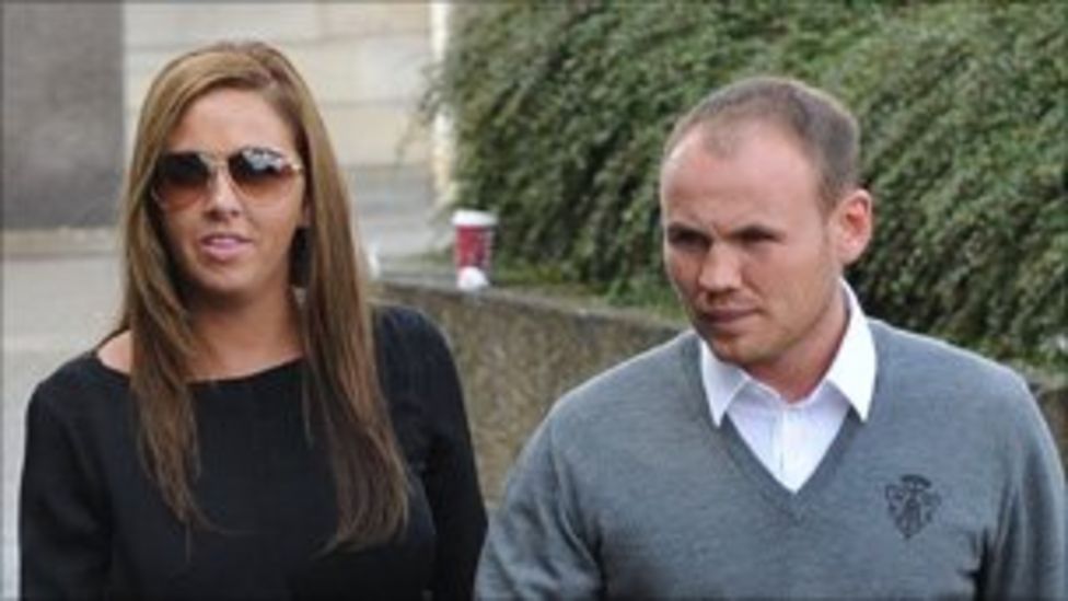 Boxing promoter Barry Hughes admits fraud - BBC News