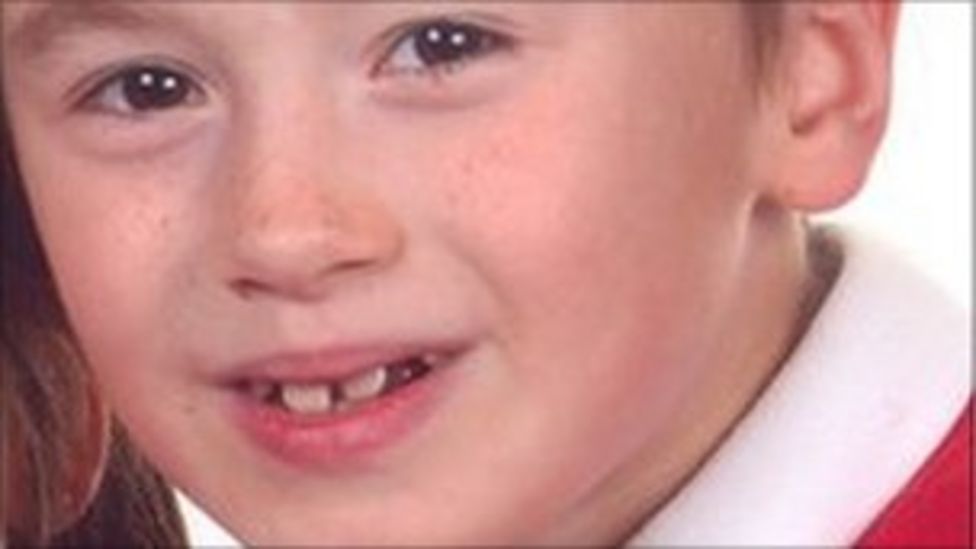 Witness plea over Northallerton swimming pool death - BBC News