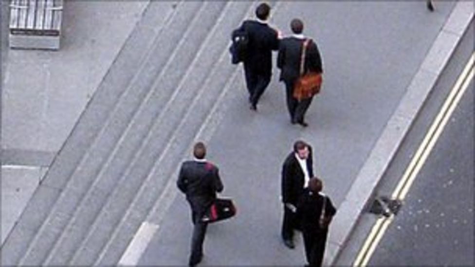 How easy is it to hack a mobile? - BBC News