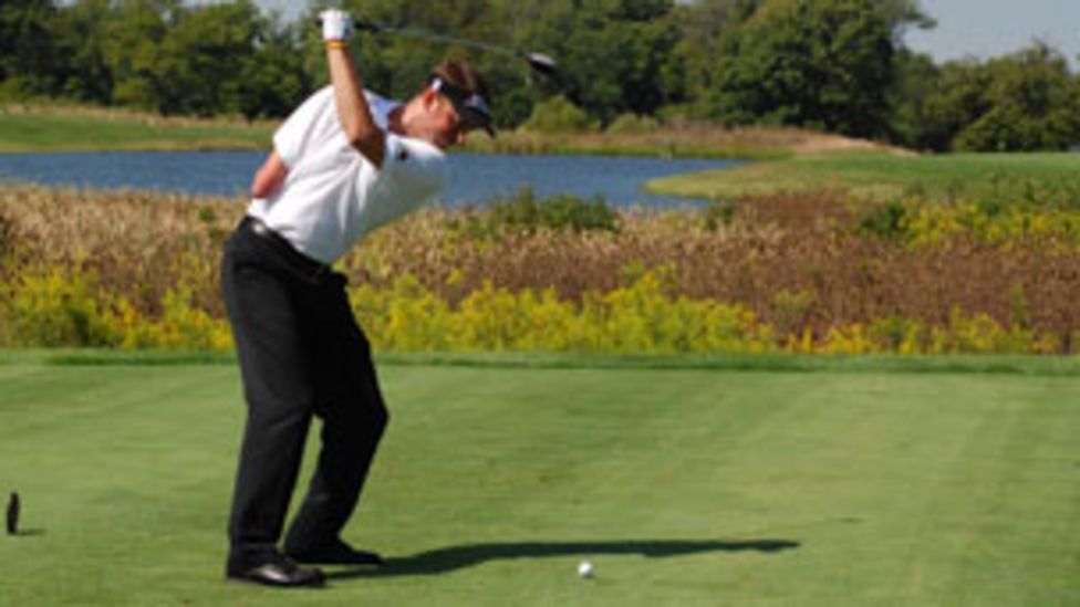 One-armed golf's 'Ryder Cup' starts at Chepstow club - BBC News