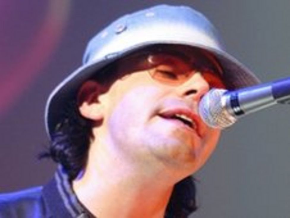 Charlatans drummer Jon Brookes 'back in six weeks' - BBC News
