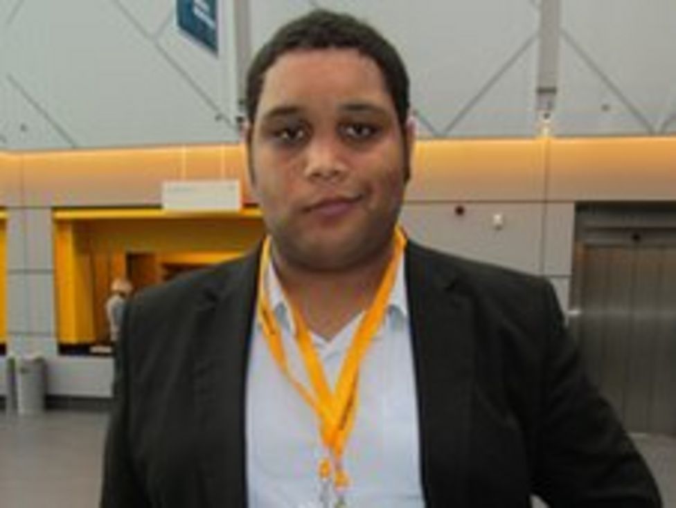 Young Liberal Democrats on life in the spotlight - BBC News