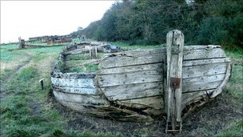 Purton Hulks taken over by British Waterways - BBC News