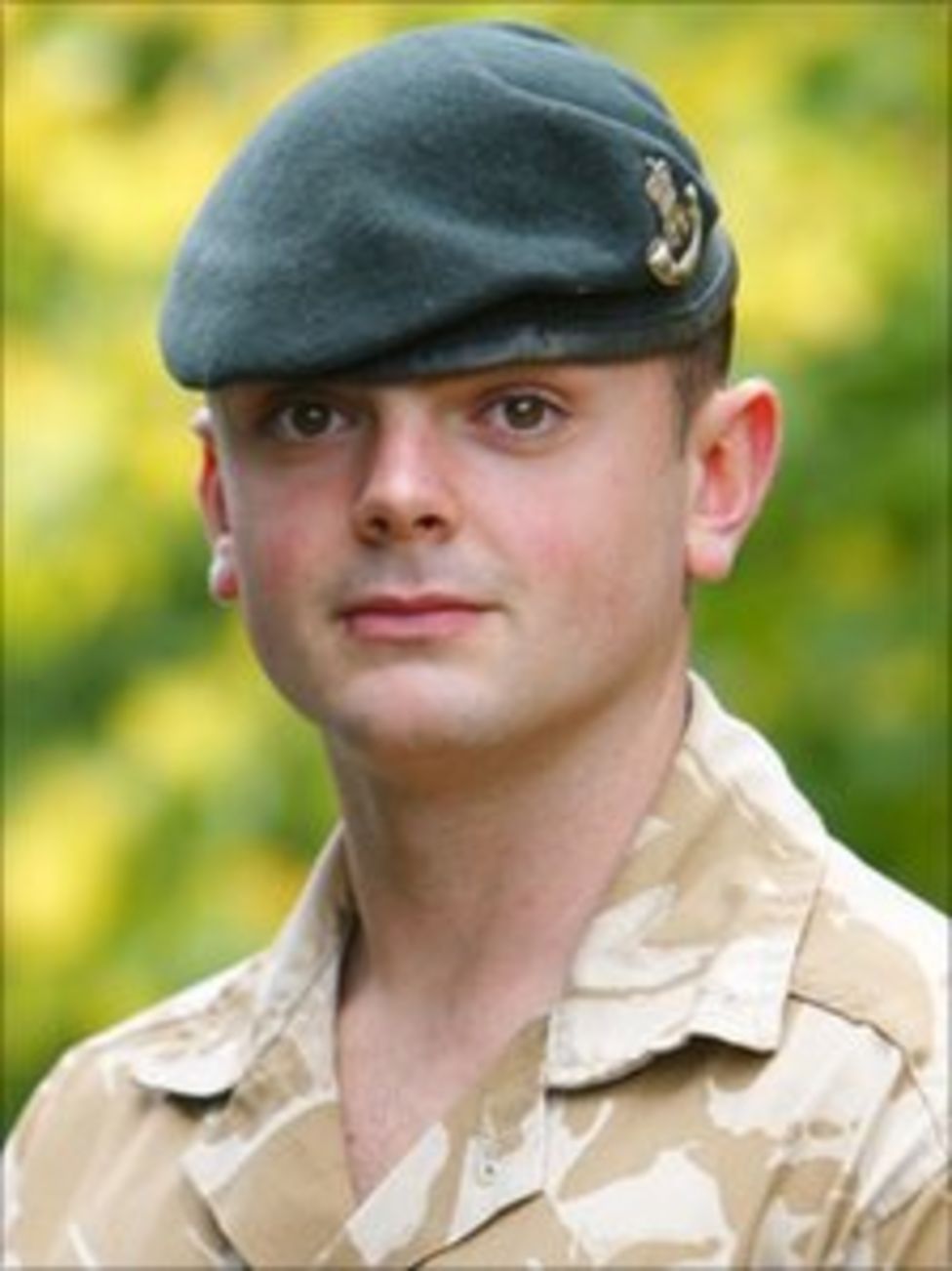 Teenage soldier from Taunton gets bravery medal - BBC News