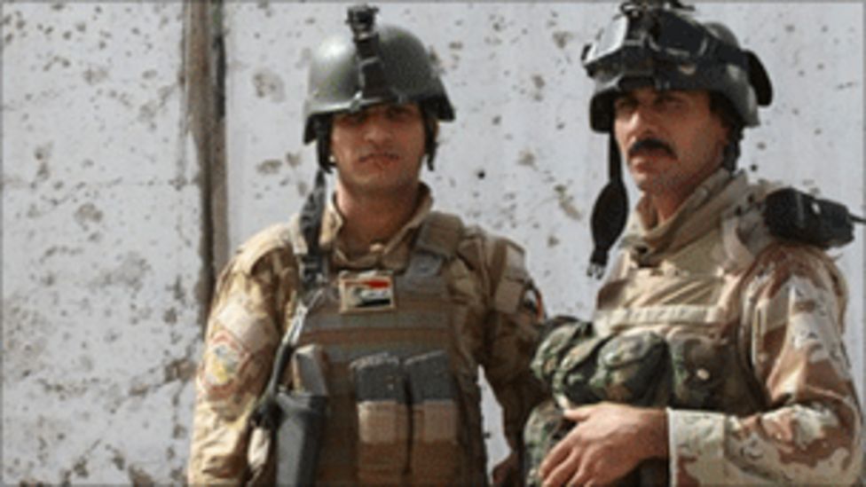 US soldiers in Iraq expect combat while threats last - BBC News