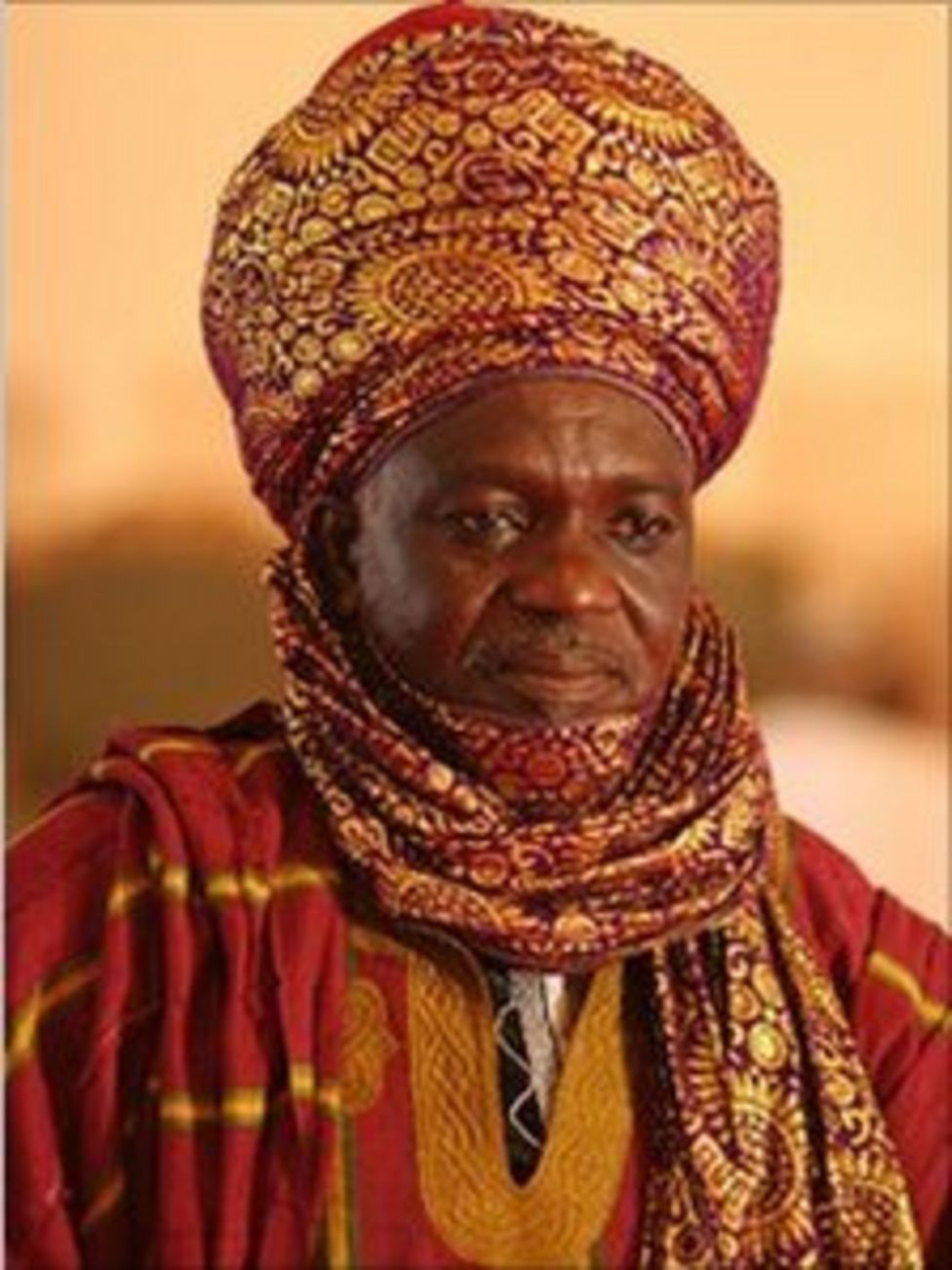 Nigeria's emirs: Power behind the throne - BBC News