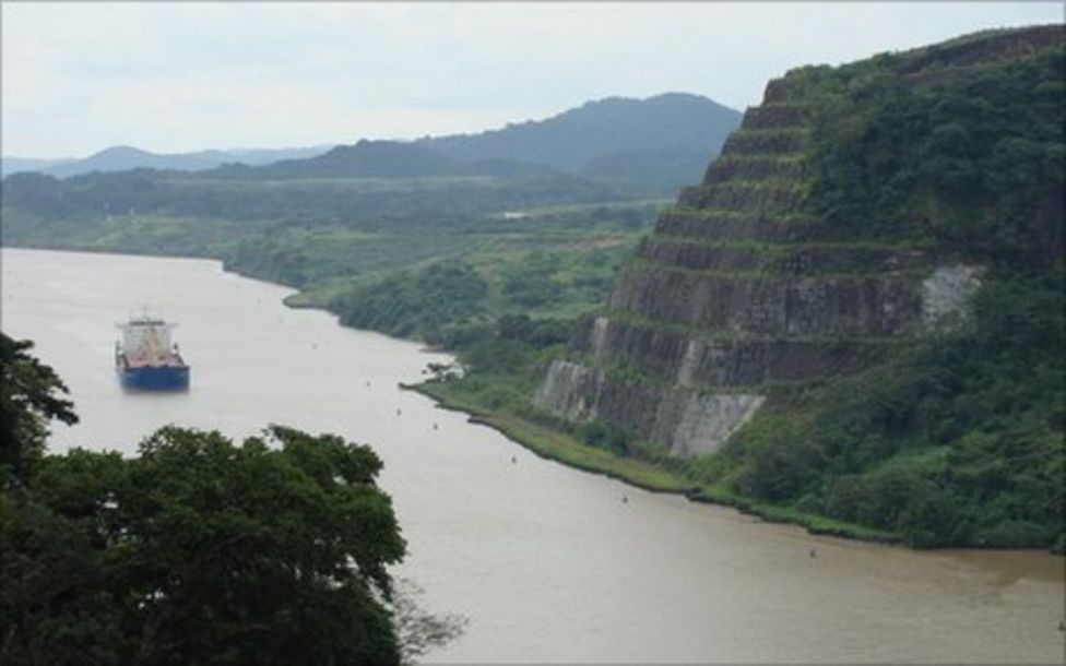 Panama Canal fossils reveal ancient collision of worlds - BBC News