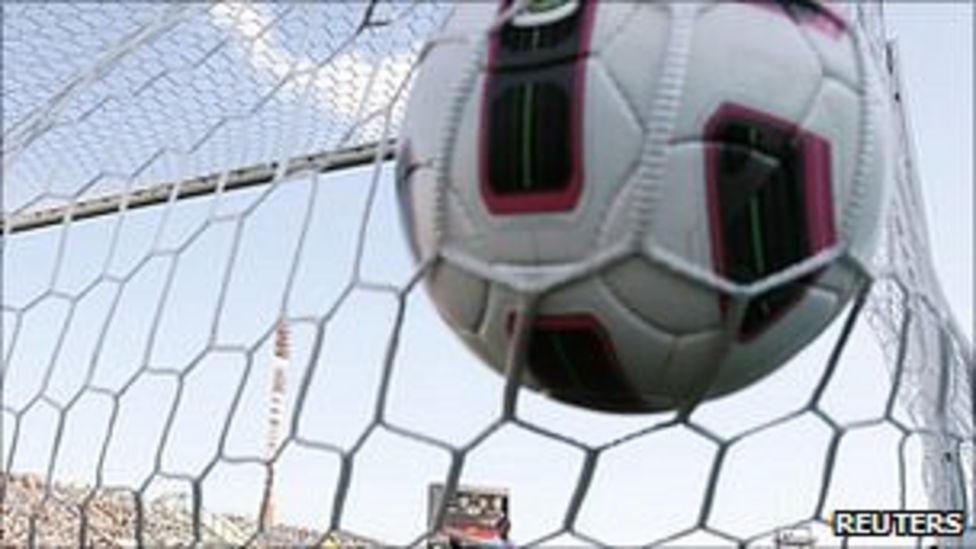 Football match-fixing: How betting gives the game away - BBC News