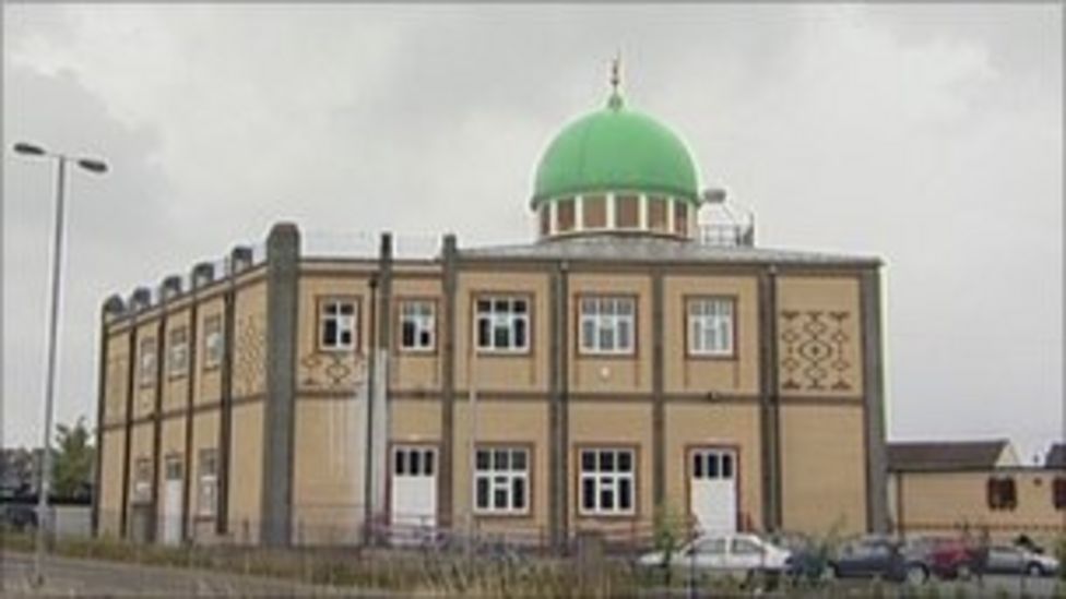 Judge rules on future of Southampton's Medina Mosque - BBC News