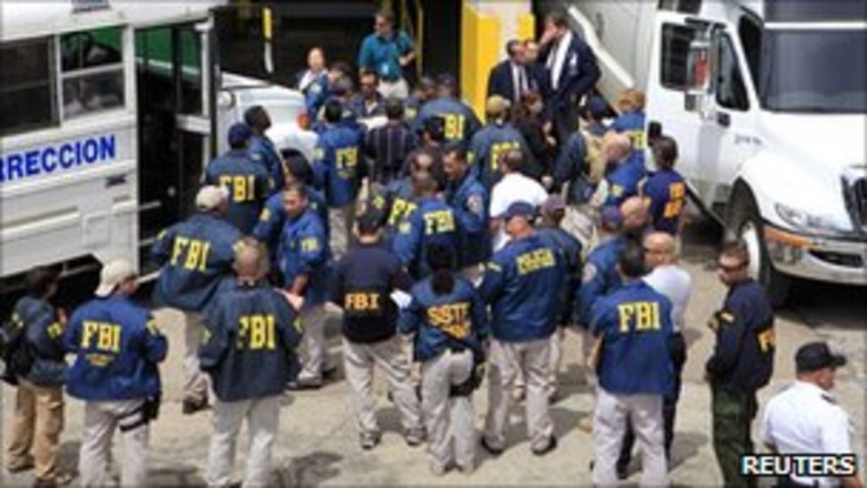 Puerto Rico police held in huge FBI anti-drugs sting - BBC News