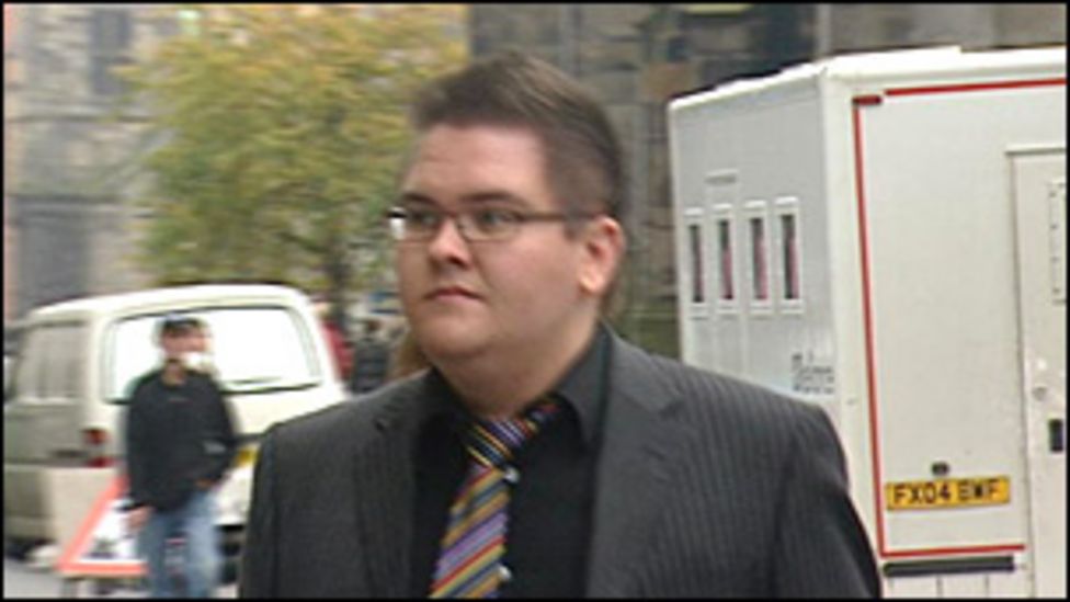 Paedophile teacher Andrew Kingsley has sentence cut - BBC News