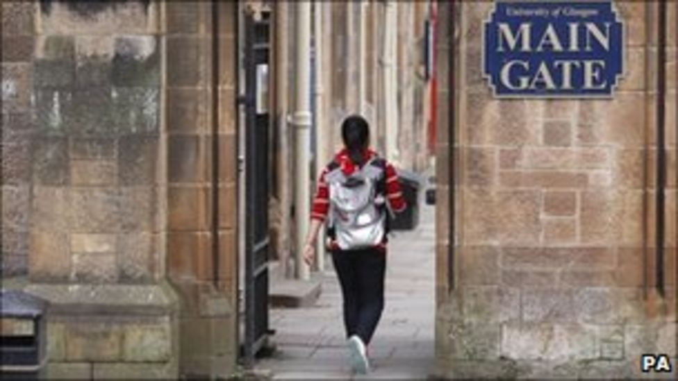 Cubie: Scots graduates 'should now pay' for university - BBC News