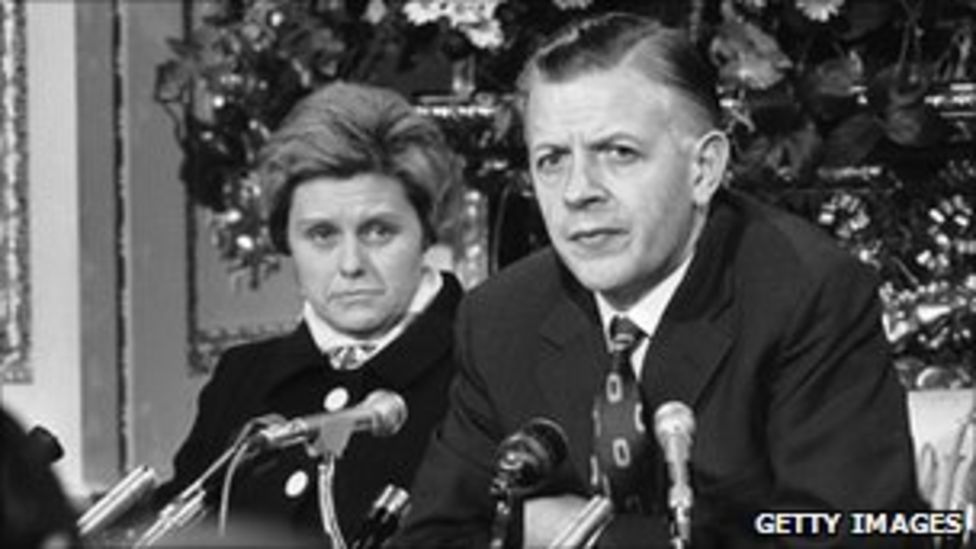 Canada recalls Quebec separatist violence 40 years on - BBC News