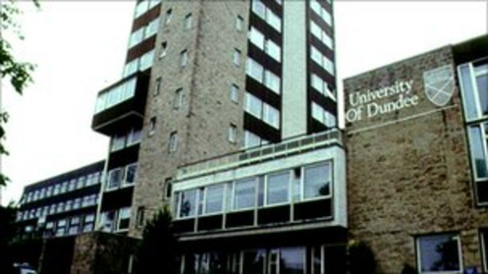 Dundee University staff vote to strike - BBC News